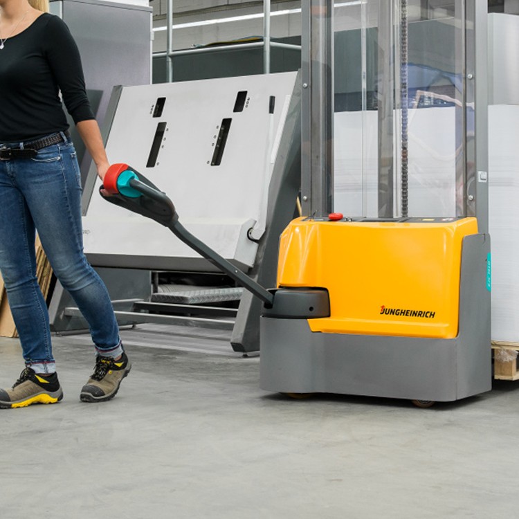 Apiladores y Transpaletas con venta en línea | Jungheinrich Shop